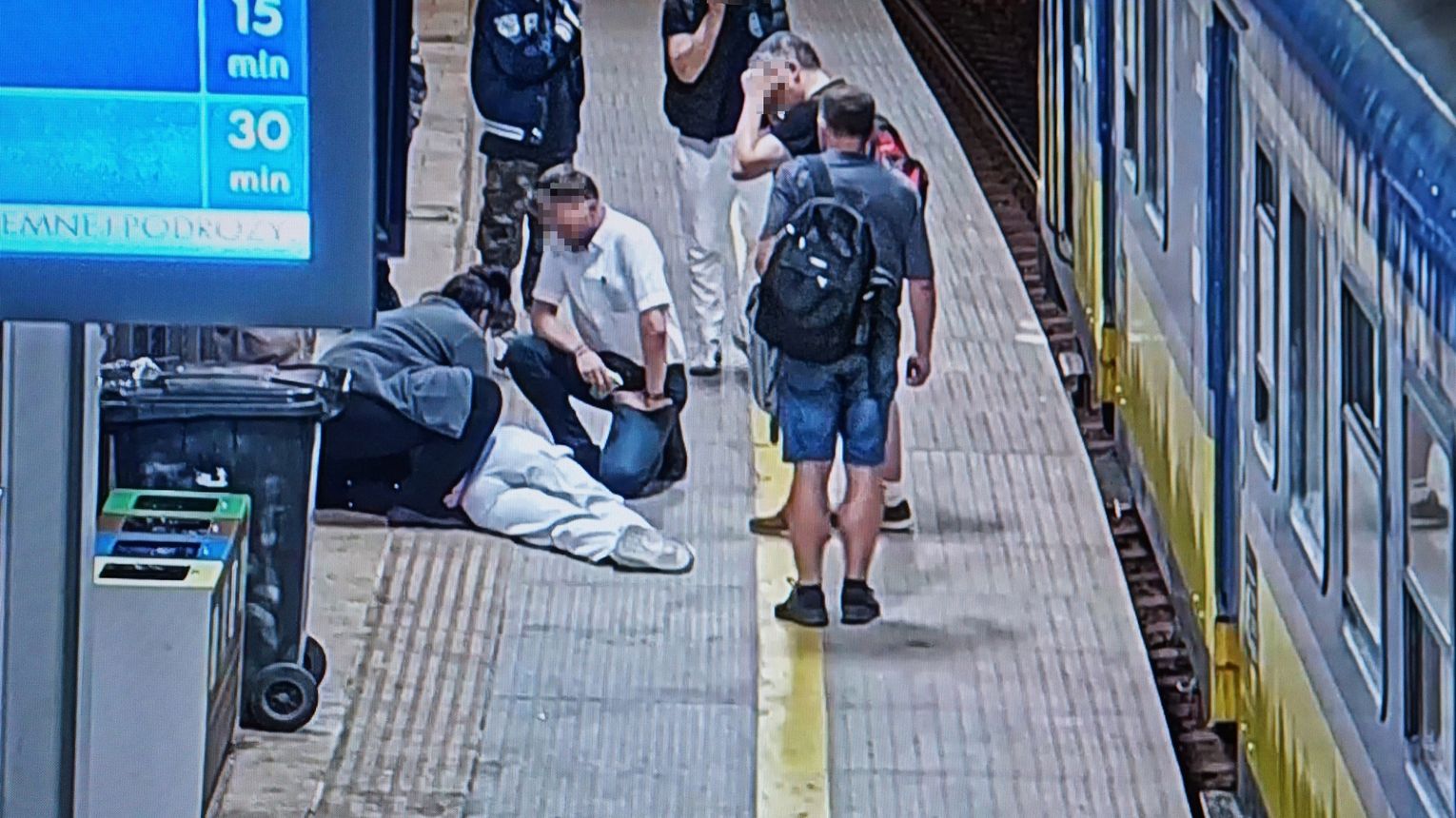 Atak epilepsji na peronie SKM w Gdyni. Błyskawiczna reakcja pasażerów