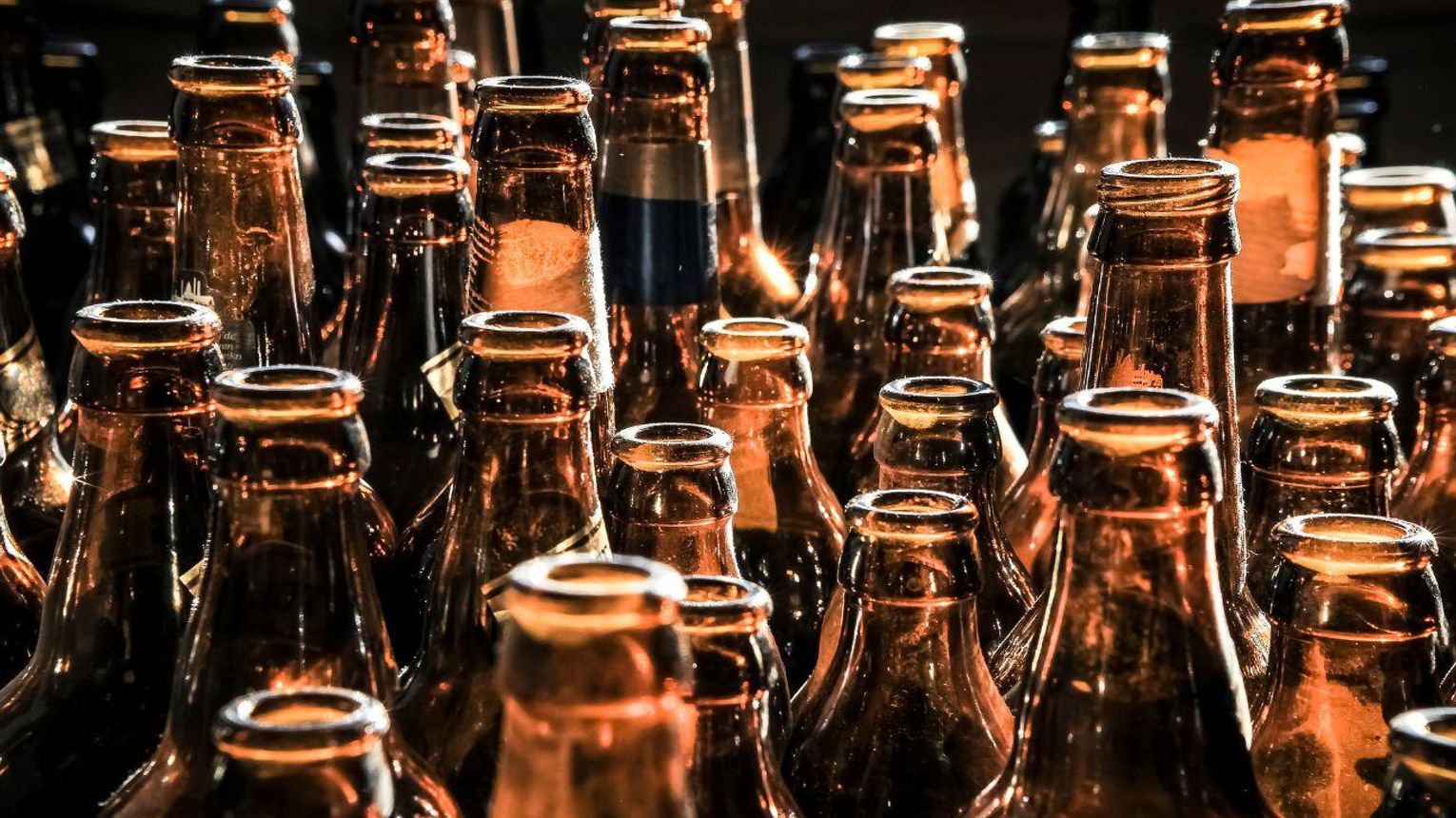 Piwo z rana jak śmietana. Do południa Polacy wypijają ich setki tysięcy ... Piwo z rana jak śmietana. Do południa Polacy wypijają ich setki tysięcy ...