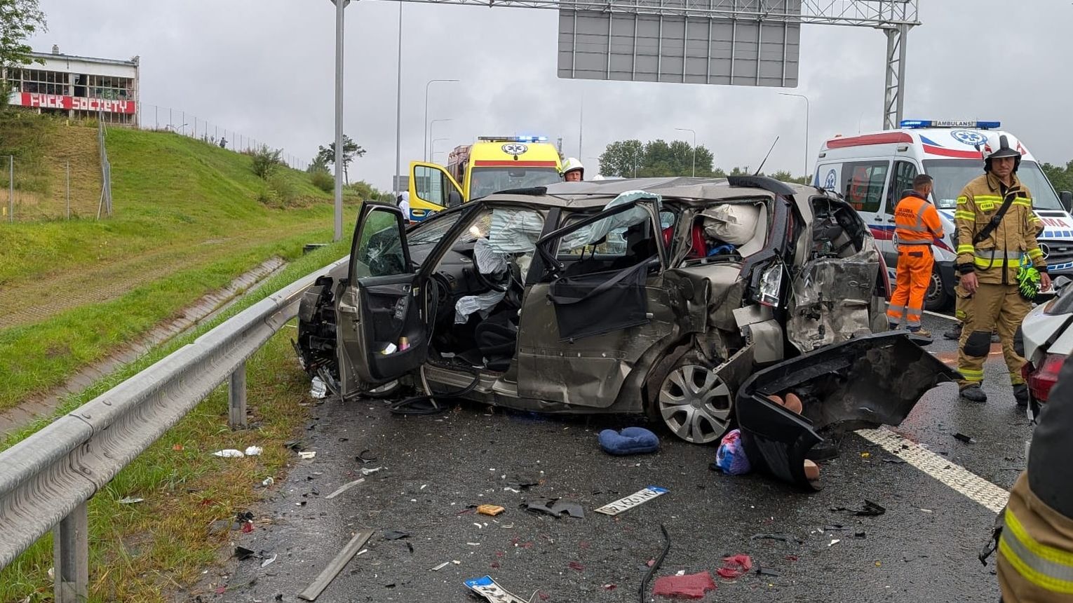 Poważny wypadek na Trasie Kaszubskiej w Gdyni! Cztery osoby ranne