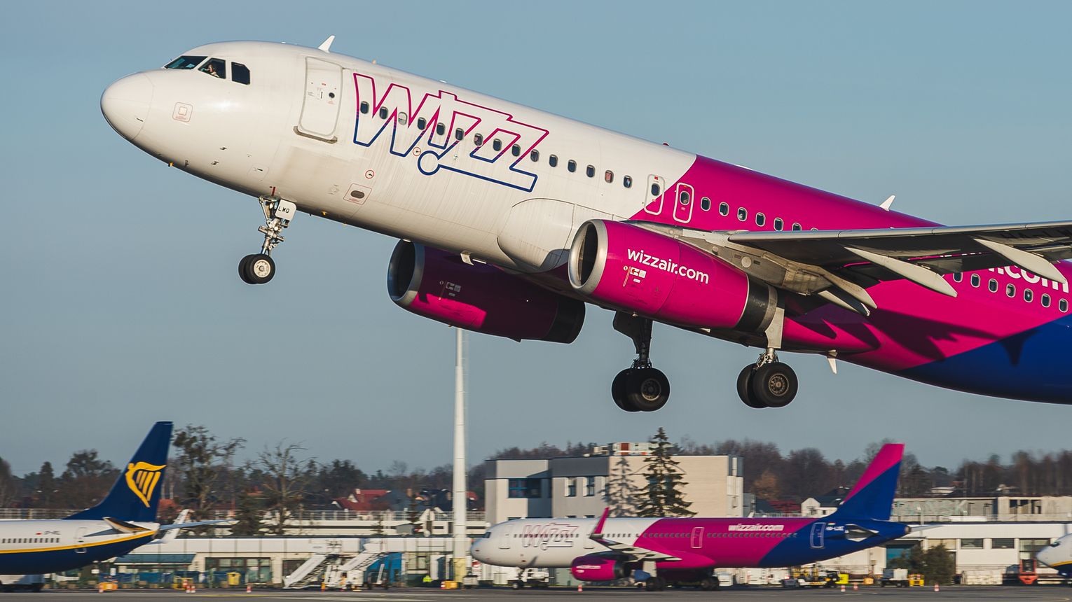 Samolotem z Gdańska również do Pragi, Werony i Barcelony