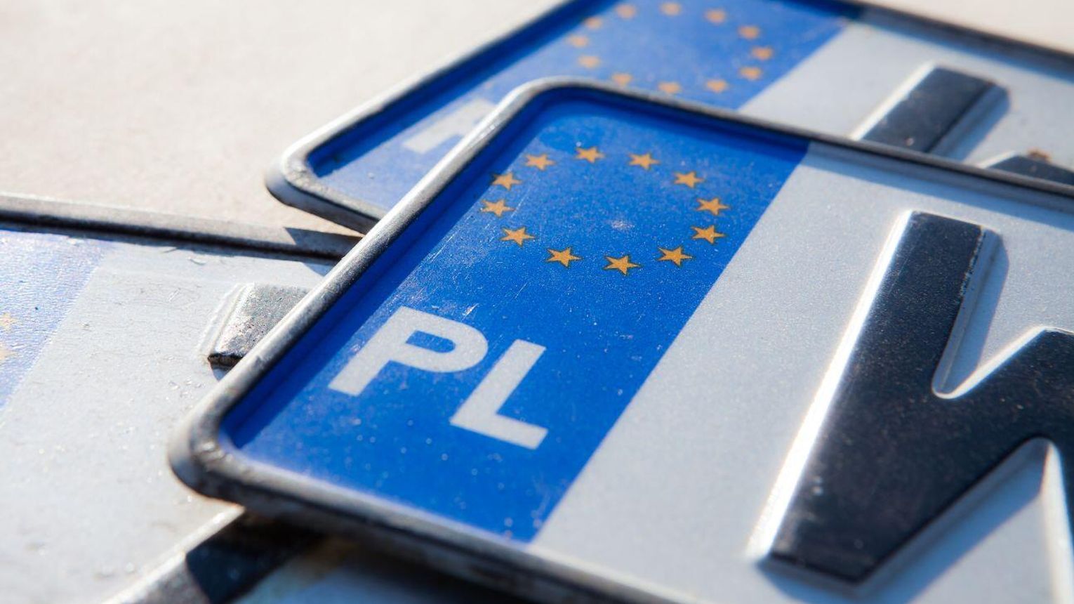 Kupiłeś samochód z innego województwa, ale co z tablicami?