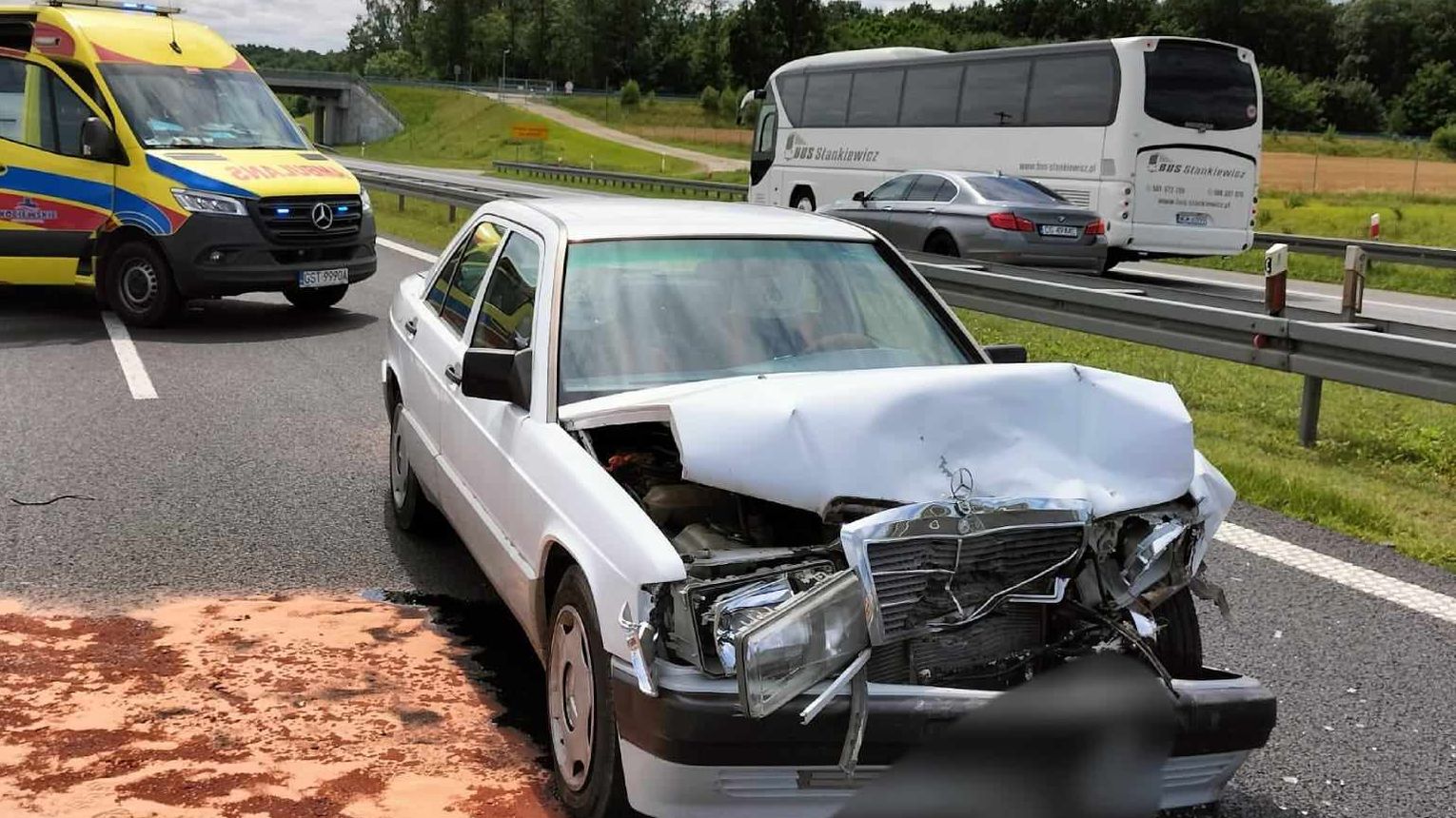 Wypadek na autostradzie A1! Ranne cztery osoby, w tym dzieci