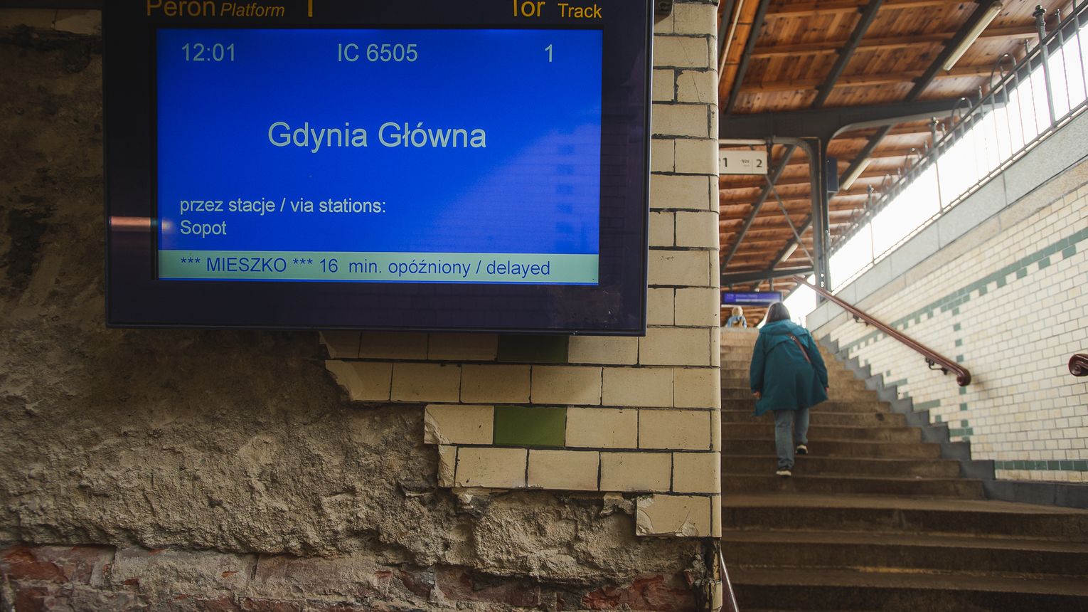 Pociągi w Polsce stają na torach. Incydent w Gdyni, nadano sygnał ... Pociągi w Polsce stają na torach. Incydent w Gdyni, nadano sygnał ...