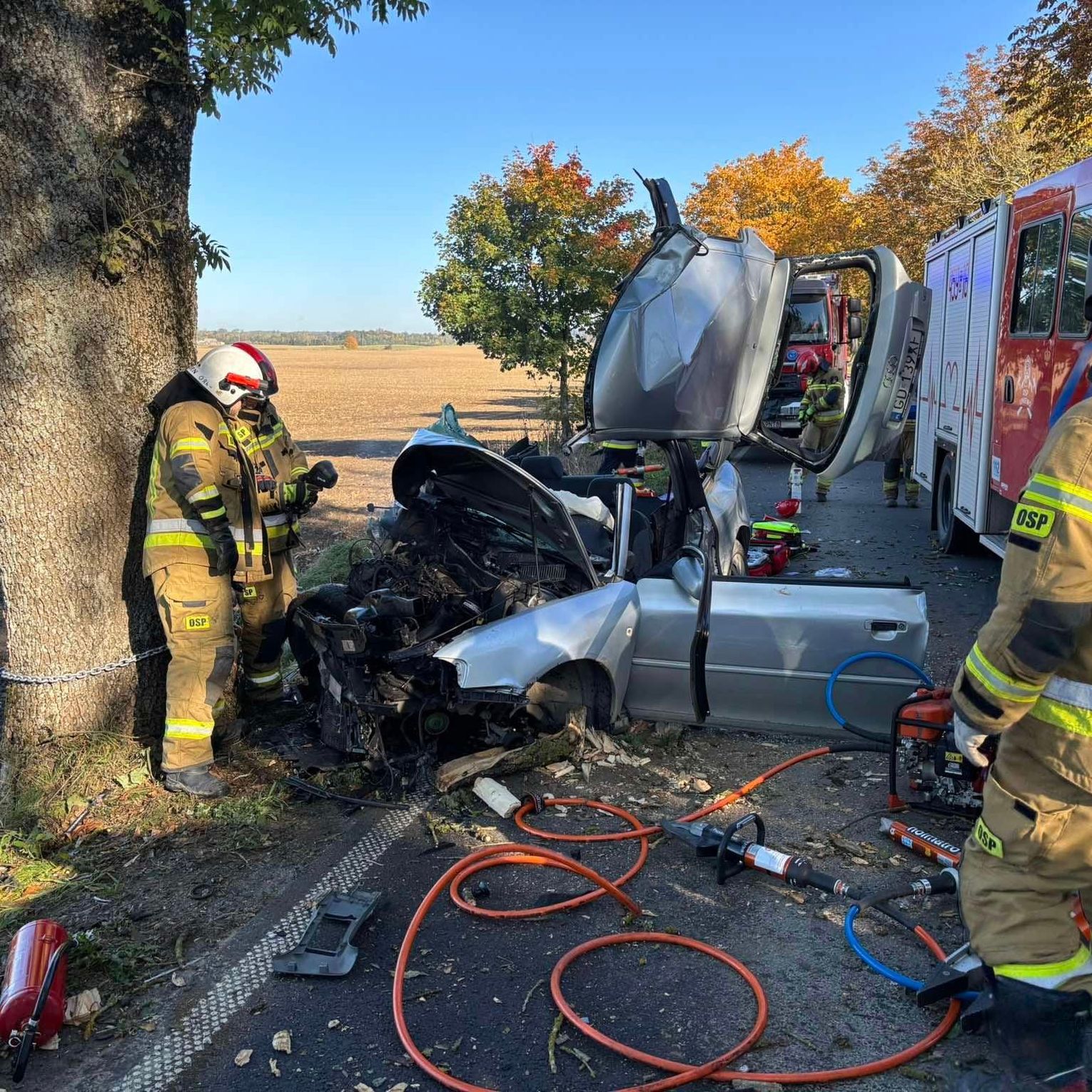 Wypadek w Liniewie! Trzy osoby zostały ranne [ZDJĘCIA]